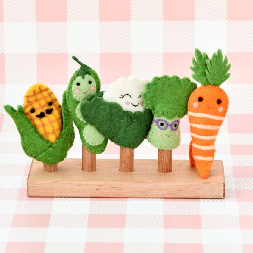 Tara Treasures Vegetable Finger Puppet Set | Zebra Finch Style